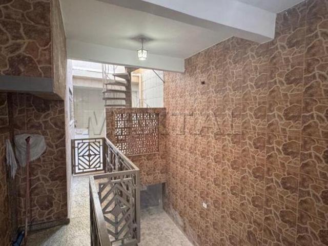Sobrado próximo à Av. Braz Leme de 250 m², com 3 dormitórios, sendo 2 suítes com closed e 2 vagas