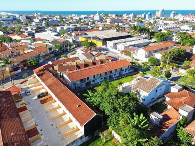 Sobrado próximo ao centro de Matinhos com 04 quartos!