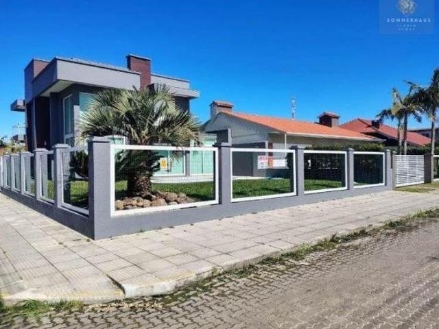 Sobrado próximo ao mar no Centro de Xangri Lá