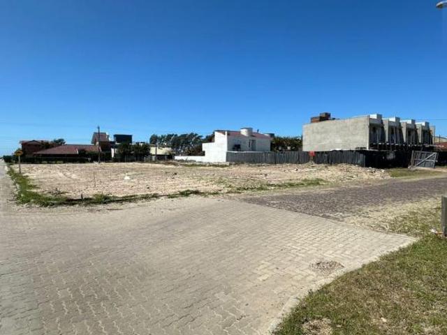 Sobrado próximo ao mar em Mariapolis, Xangri Lá