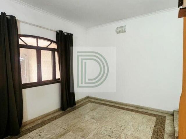 Sobrado próximo ao Metrô Vila Sônia | 3 dormitórios | Suíte | Quintal com edícula Jd das Vertentes