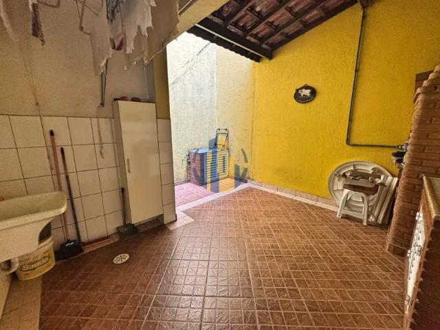 Sobrado próximo ao shopping metrô santa cruz