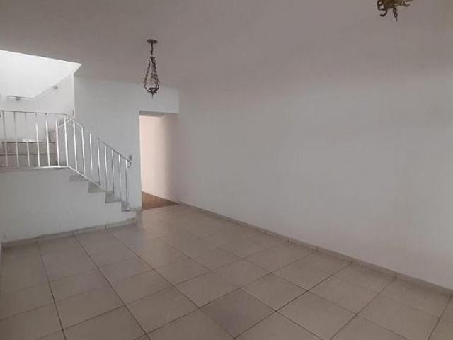 SOBRADO PRÓXIMO AO PORTÃO 3 DA USP !