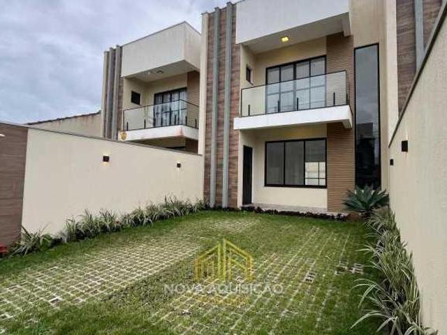 Sobrado Quadra Mar com Piscina em Pontal do Paraná
