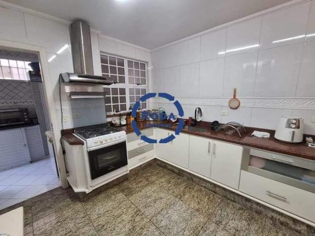 Sobrado 3 suítes com piscina no Embaré
