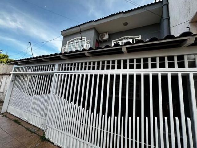 Sobrado QS 10 Areal Aguas Claras 4 quartos 3 suites R$ 650 Mil Escriturado