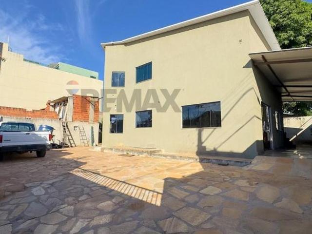 Sobrado Rua 4A 6 quartos 1 escritório Lote de 460m²