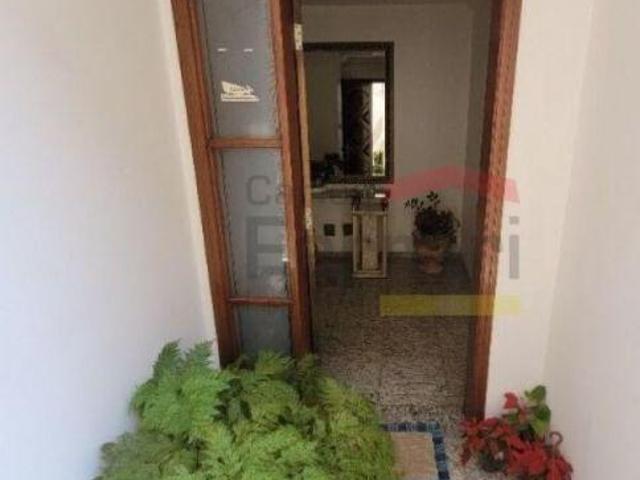 Sobrado rua fechada no Barro Branco com 6 suítes / 10vagas