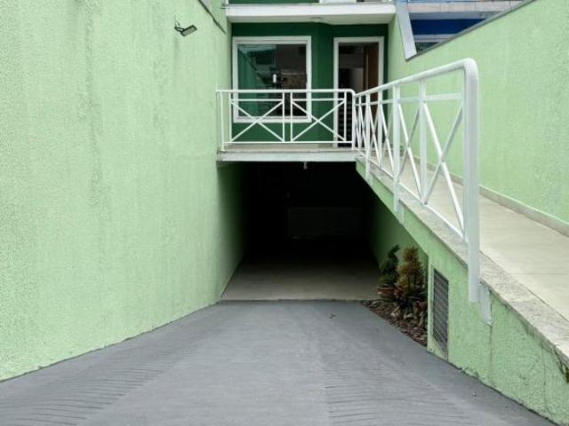 Sobrado recém reformado, 3 quartos, 1 Suite e 4 vagas