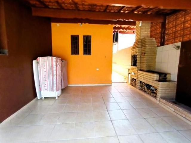 Sobrado Reformado 4 Dorms com Área Gourmet Perto da Praia e do Centro | Mongaguá SP