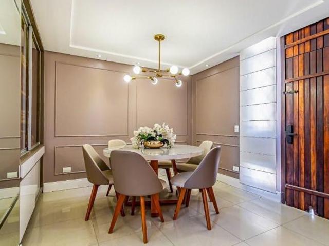 Sobrado reformado com 3 dormitórios à venda, 103 m² por R$ 815.000 Bacacheri Curitiba/PR