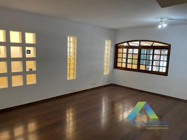 Sobrado Reformado com 3 Quartos e 4 banheiros para venda no Brooklin/SP!