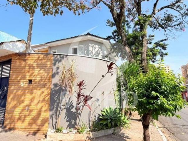 Sobrado Reformado com 3 Quartos, Suíte e 3 Vagas à Venda no Campo Grande