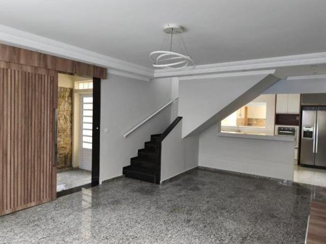 SOBRADO REFORMADO COM 155 M², 3 DORMITÓRIOS E 3 VAGAS NO JARDIM VILA MARIANA