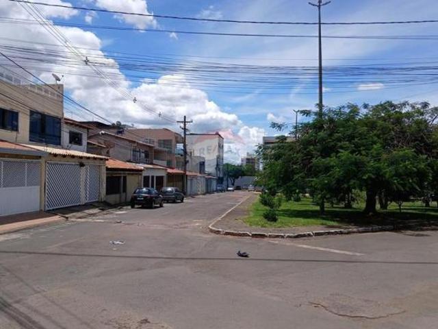 Sobrado Reformado com 4 Quartos em Samambaia Norte