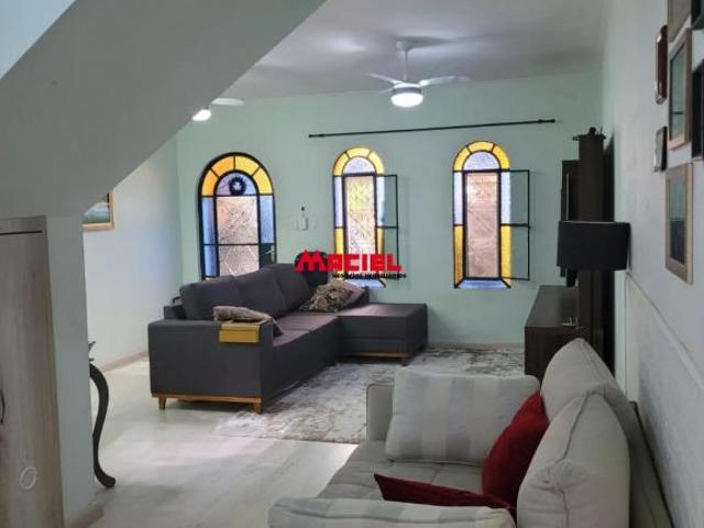 Sobrado Reserva do Bosque com 3 Quartos e 3 banheiros à Venda, 156 m² por R$ 800.000