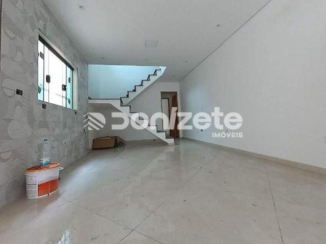 Sobrado Residencial no Campestre, Santo André – 3 suítes, 2 vagas, venda R$ 900.000,01