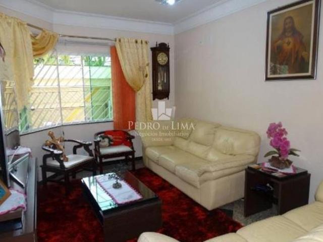 Sobrado residencial no Tatuapé, 290m², 3 suítes, 6 vagas, quintal com piscina