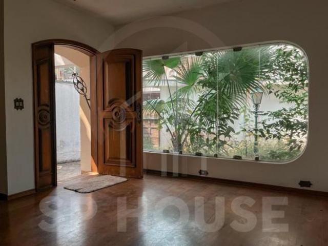 Sobrado Residencial ou Comercial à Venda na Vila Mariana, 3 suítes, 2 vagas, salão de festas, edícul