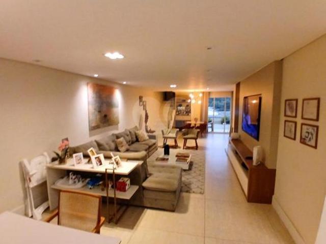 Sobrado Residêncial a Venda | 3 dorm 3 suites | 250m² | 2 vagas em Santana