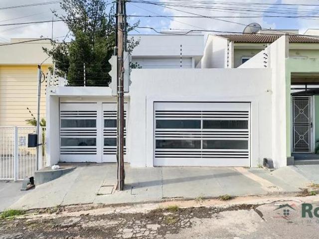 Sobrado Residencial à Venda com 3 quarto s sendo 1 Suíte, no Bairro Santa Rosa, próximo ao Shopping