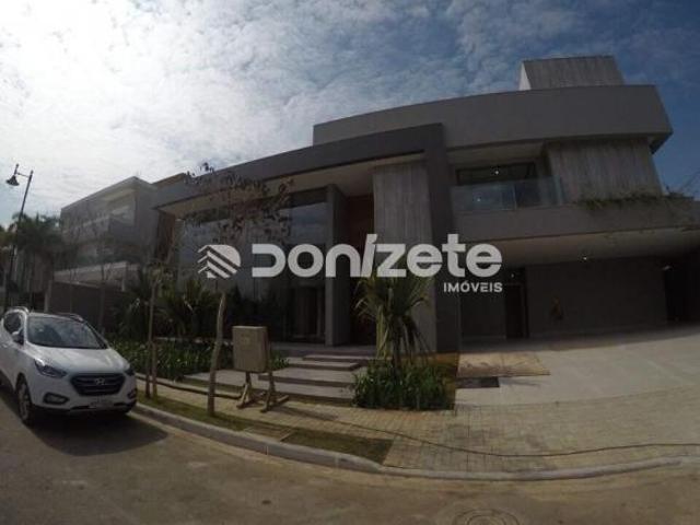 Sobrado Residencial à Venda em Cerâmica, São Caetano do Sul – 5 suítes, 6 vagas