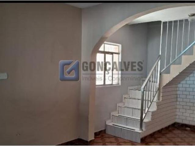 Sobrado Residencial à Venda em Diadema – 3 Dormitórios, 1 Suíte, Frente