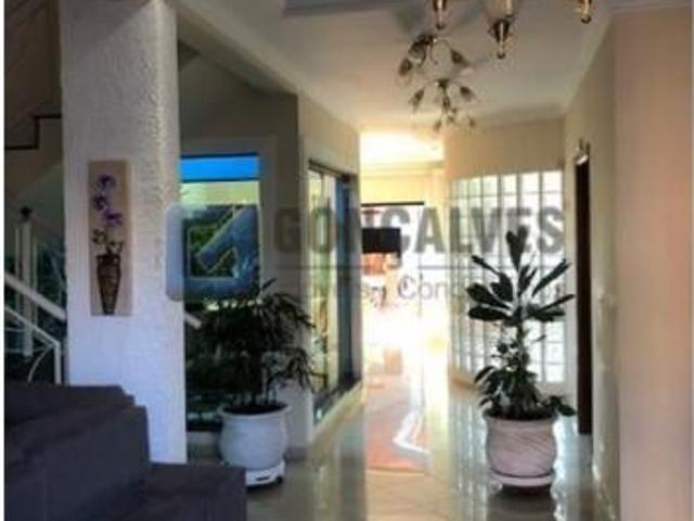 Sobrado residencial à venda em Independência, SBCampo – 4 suítes, 6 vagas, piscina