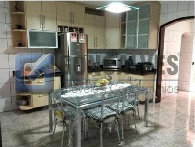 Sobrado residencial à venda em Jardim Las Vegas, Santo André — 165 m² internos, 2 vagas de garagem