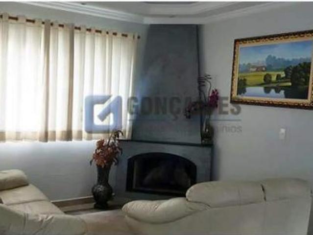Sobrado Residencial à Venda em Nova Petrópolis, SBC – 4 Quartos, 6 Vagas