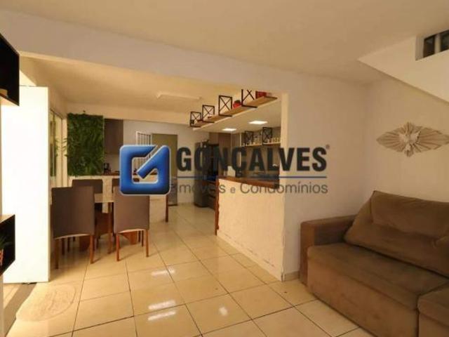 Sobrado residencial à venda em Santo André | 2 quartos, porcelanato, 2 vagas