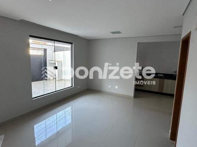 Sobrado residencial à venda em Santo André Bairro Santa Maria | 3 quartos 1 suíte e 3 vagas