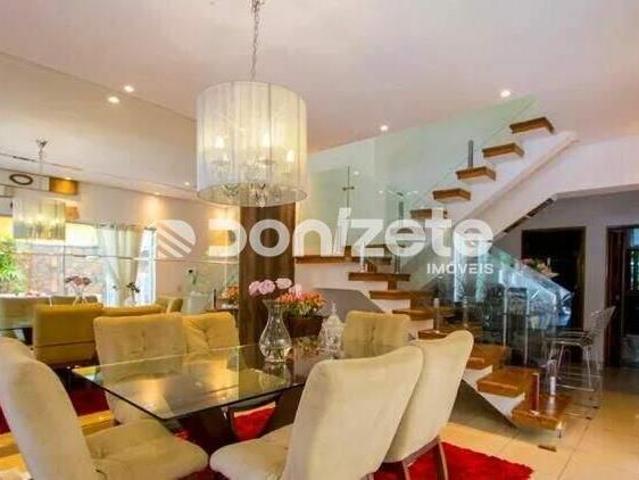 Sobrado residencial à venda em Santo André Vila Valparaíso | 3 quartos 1 suíte | 8 vagas