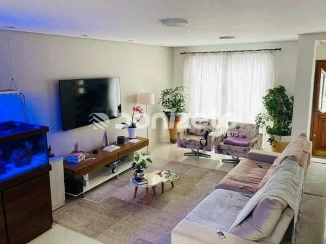 Sobrado residencial à venda em Santo André/SP Jardim Las Vegas, 3 suítes, varanda gourmet, 4 vagas