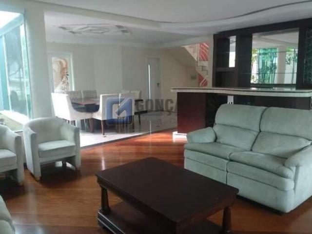 Sobrado Residencial à Venda em Parque Terra Nova II, São Bernardo do Campo – 6 Quartos, 3 Suítes