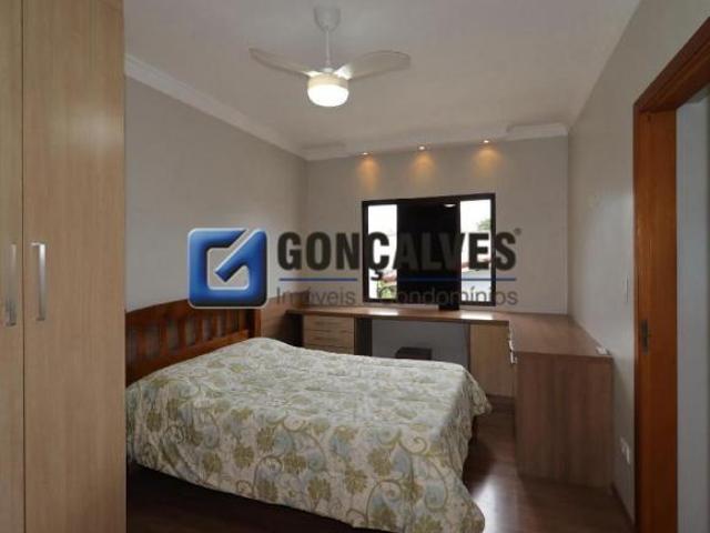 Sobrado Residencial à Venda em Pinheirinho, Santo André – 3 Quartos, 2 Vagas