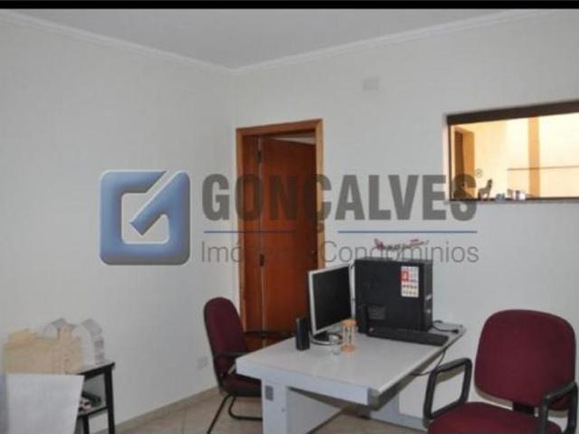 Sobrado Residencial à Venda em Vila Camilópolis, Santo André – 3 Suítes, 6 Vagas, 300m² Internos