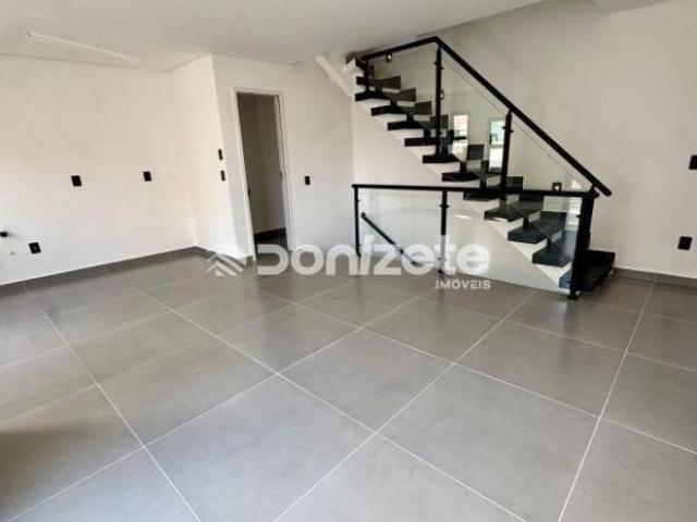 Sobrado residencial à venda em Vila Pinheirinho – Santo André, 130 m², 2 suítes