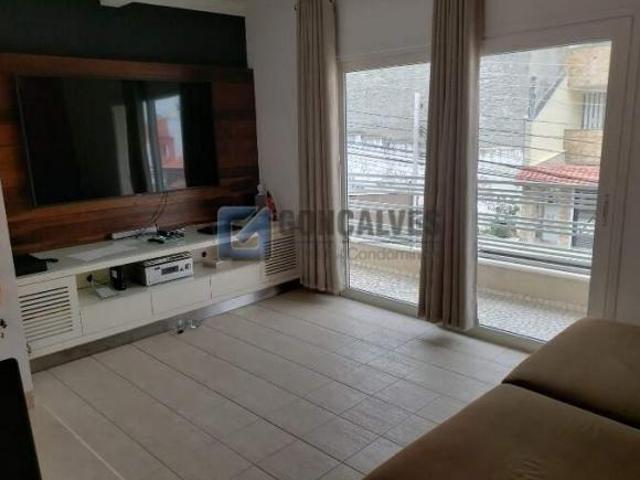 Sobrado Residencial à venda em Vila Sacadura Cabral, Santo André | 3 Dormitórios, 1 Suíte, 4 Vagas