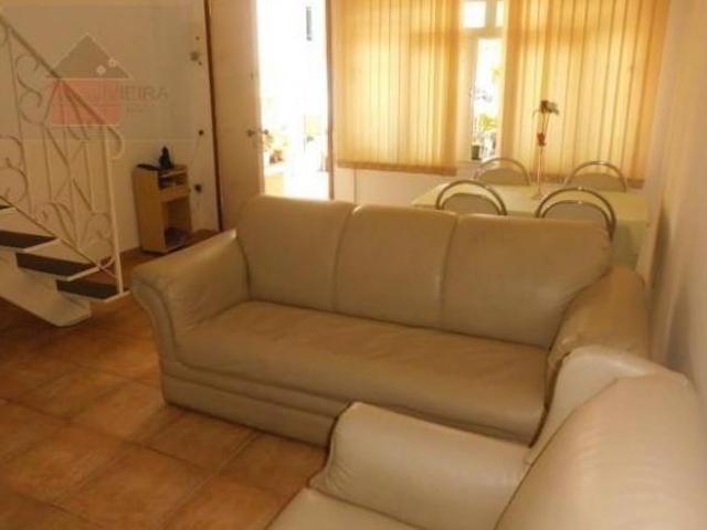 Sobrado residencial à venda, espaço para aquele churrasco, uma sala com um bom tamanho, living Cam