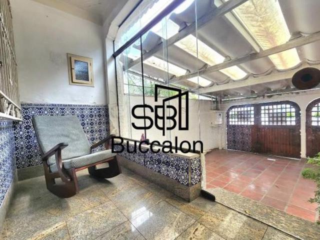 Sobrado Residencial à Venda — Marapé, Santos/SP | 198 m² • 3 Dormitórios • 1 Suíte • 2 Vagas • Pisci