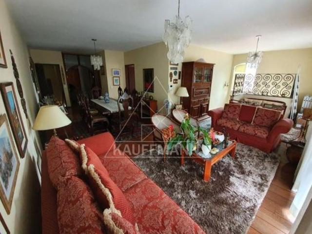 Sobrado Residencial à Venda no Sumarezinho 3 Dormitórios 1 Suíte | 4 Vagas | 320m²
