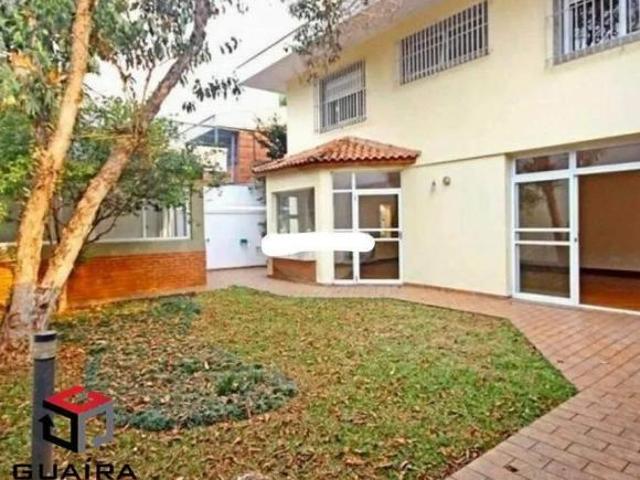 Sobrado Residencial Alto Padrão em Alto de Pinheiros com 340m2