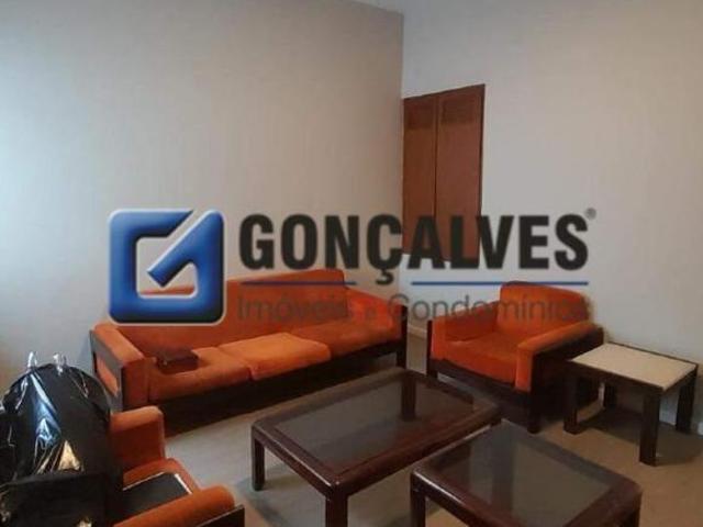 Sobrado Residencial c/ 3 Quartos, 2 Varandas e 2 Vagas | Centro de São Bernardo do Campo