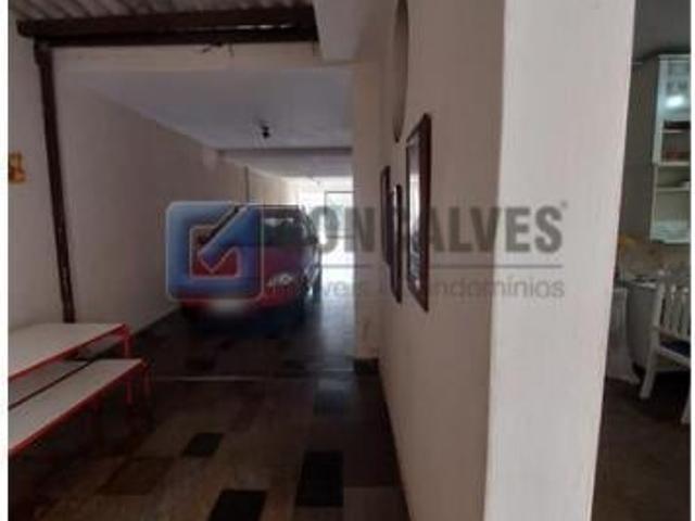 Sobrado Residencial com 4 Quartos, 5 Vagas e Quintal em Rudge Ramos – Venda