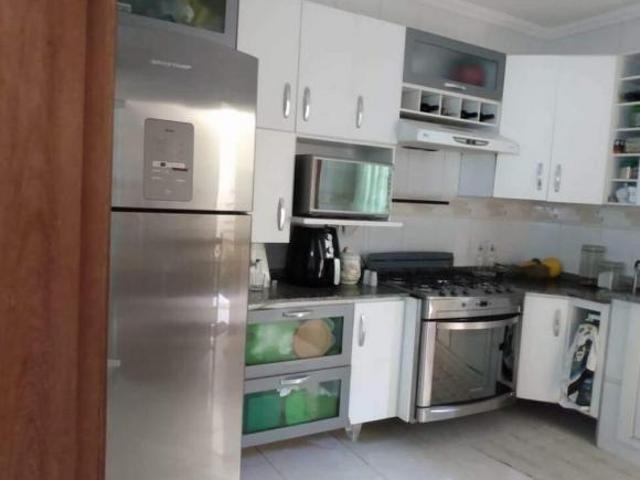 Sobrado Residencial com 4 Quartos à Venda em Vila Curuçá, Santo André – 6 Vagas e Financiamento