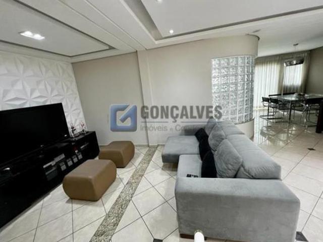 Sobrado Residencial com 4 suítes, 6 vagas e Piscina – Parque dos Passaros, São Bernardo do Campo