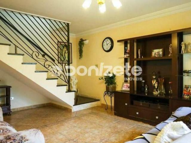Sobrado Residencial com 5 Quartos, 4 Suítes e 10 Vagas em Jardim, Santo André – Financiamento Dispon