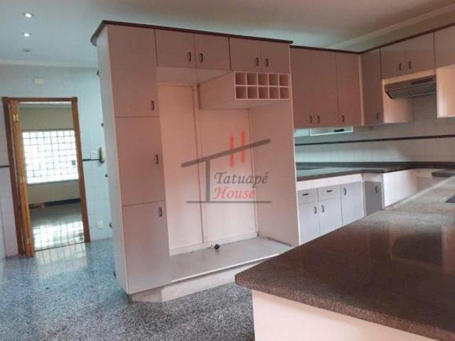 Sobrado Residencial com 03 dormitórios