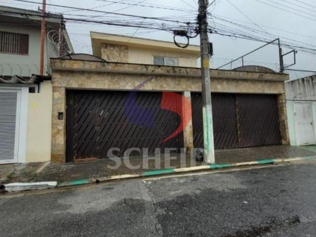 Sobrado residencial com 240m2 com 3 quartos 2 suítes e 8 vagas, em ótima localização em Interlagos